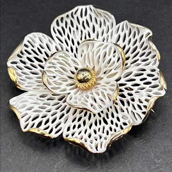Monet | Jewelry | Vintage Monet White Enamel Flower Brooch | Poshmark